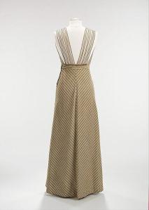 Elisabeth Hawes believed the Fashion Industry in General was a Farce